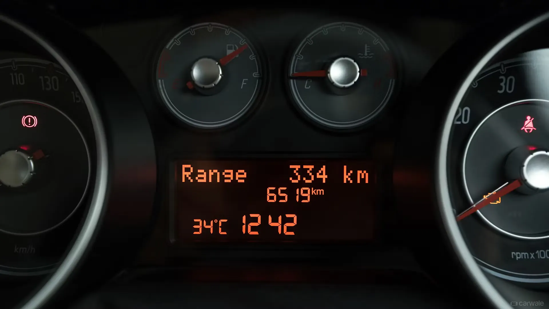 Linea Interior Image, Linea Photos in India - CarWale