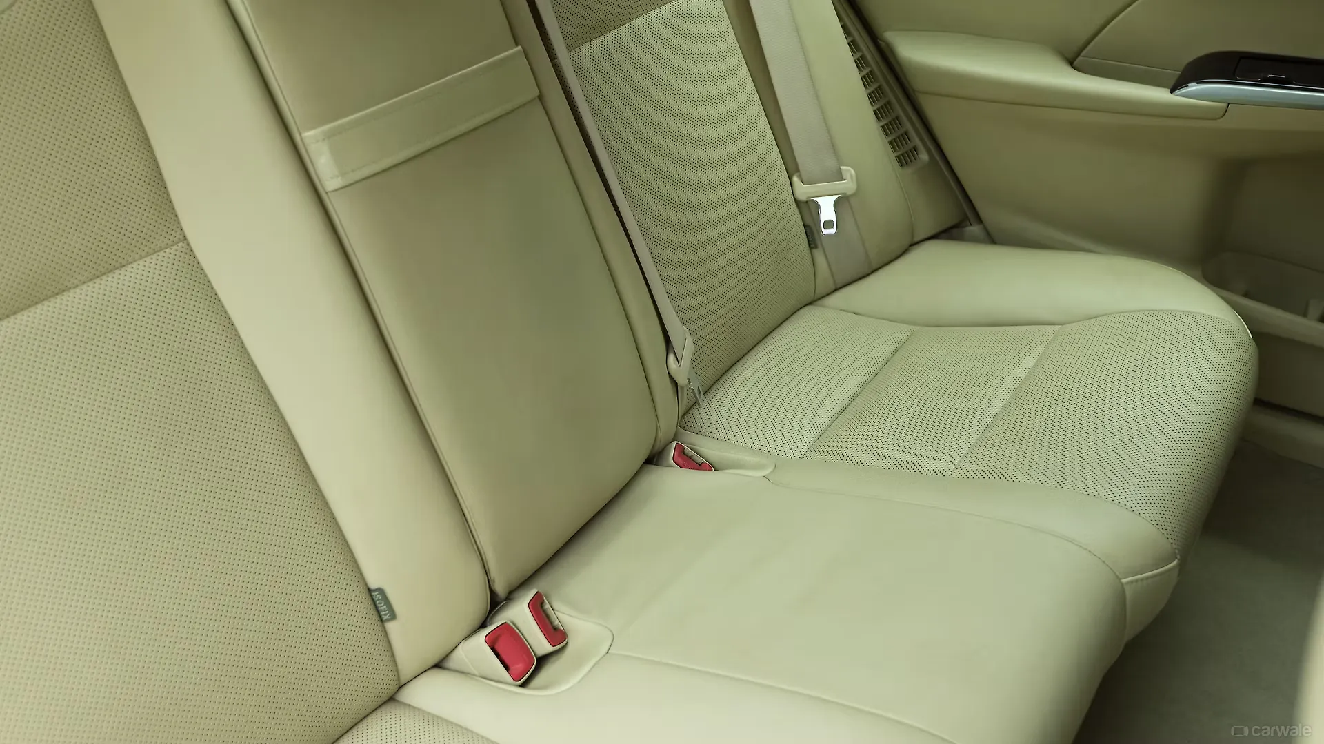 Camry [2015-2019] Rear Seat Space Image, Camry [2015-2019] Photos in ...