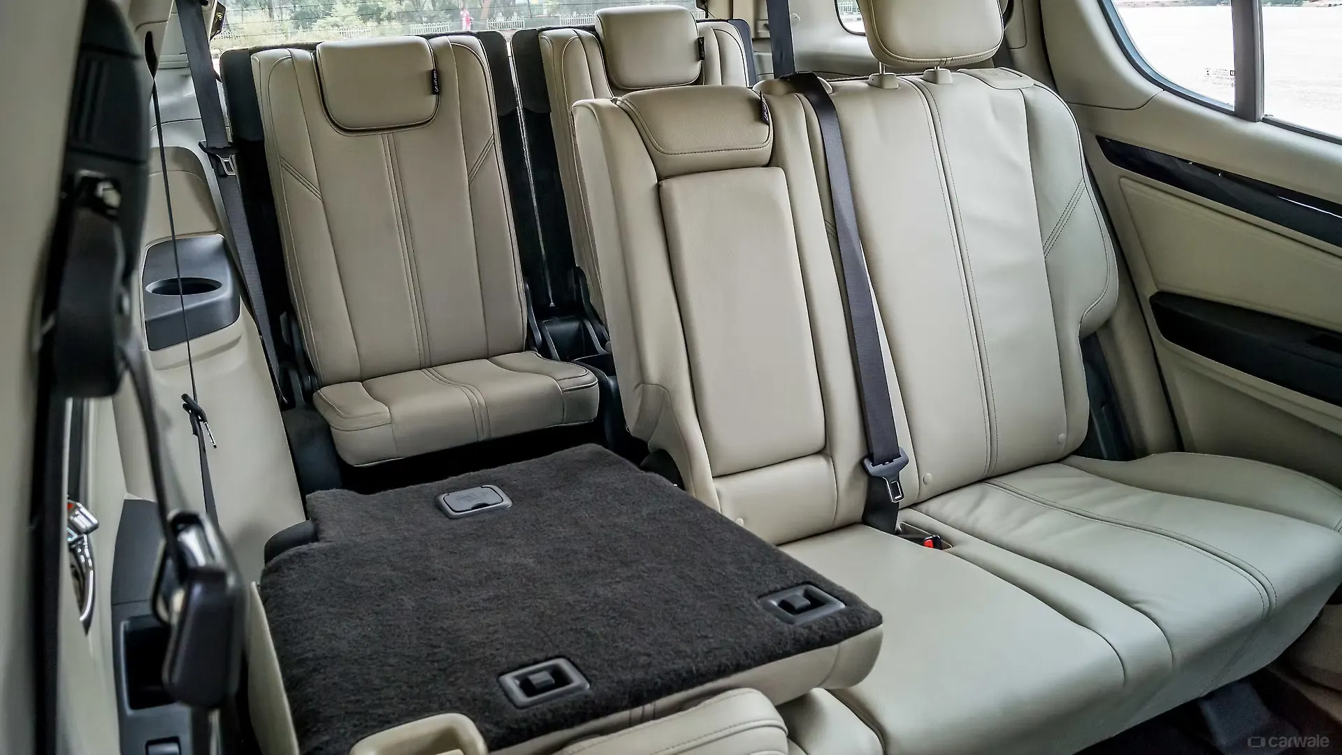 Trailblazer Rear Seat Space Image, Trailblazer Photos in India - CarWale