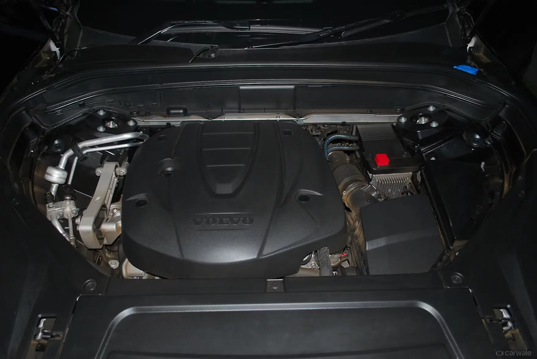 XC90 Engine Bay Image, XC90 Photos in India - CarWale
