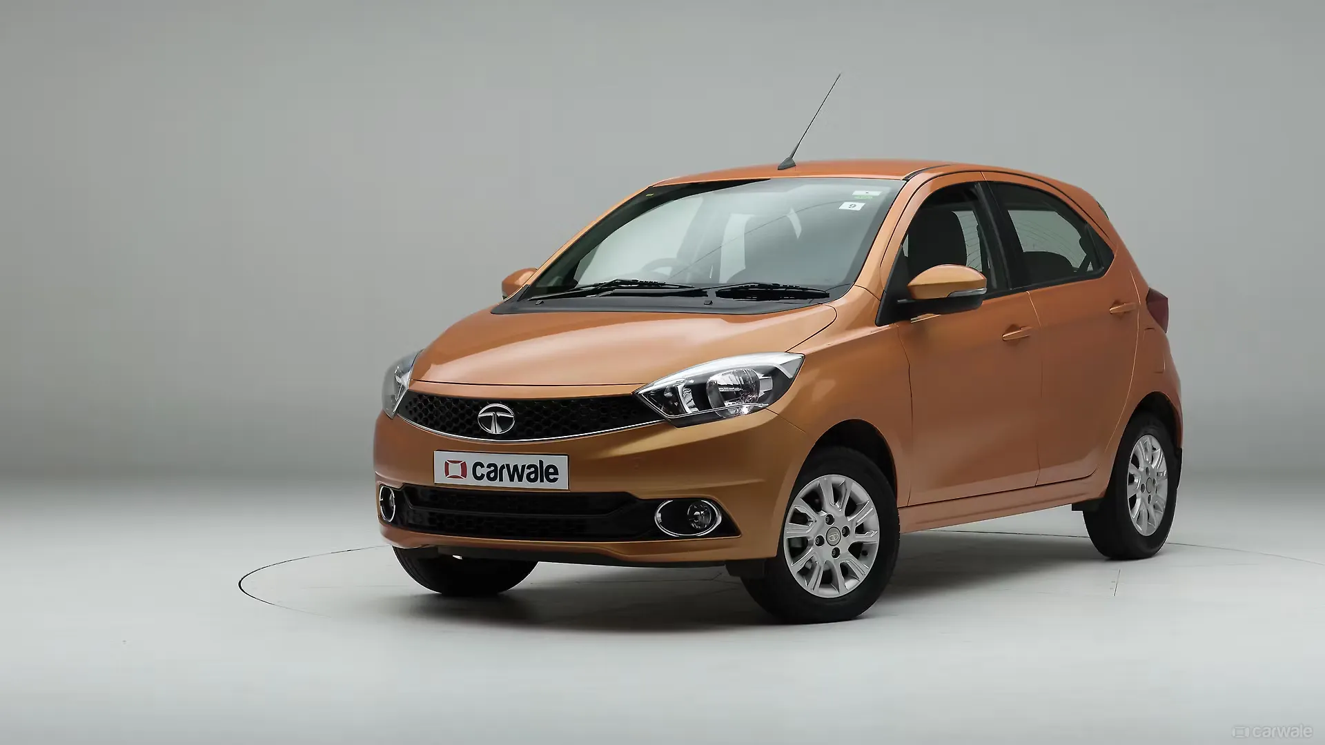 Tiago [2016-2020] Left Front Three Quarter Image, Tiago [2016-2020 ...