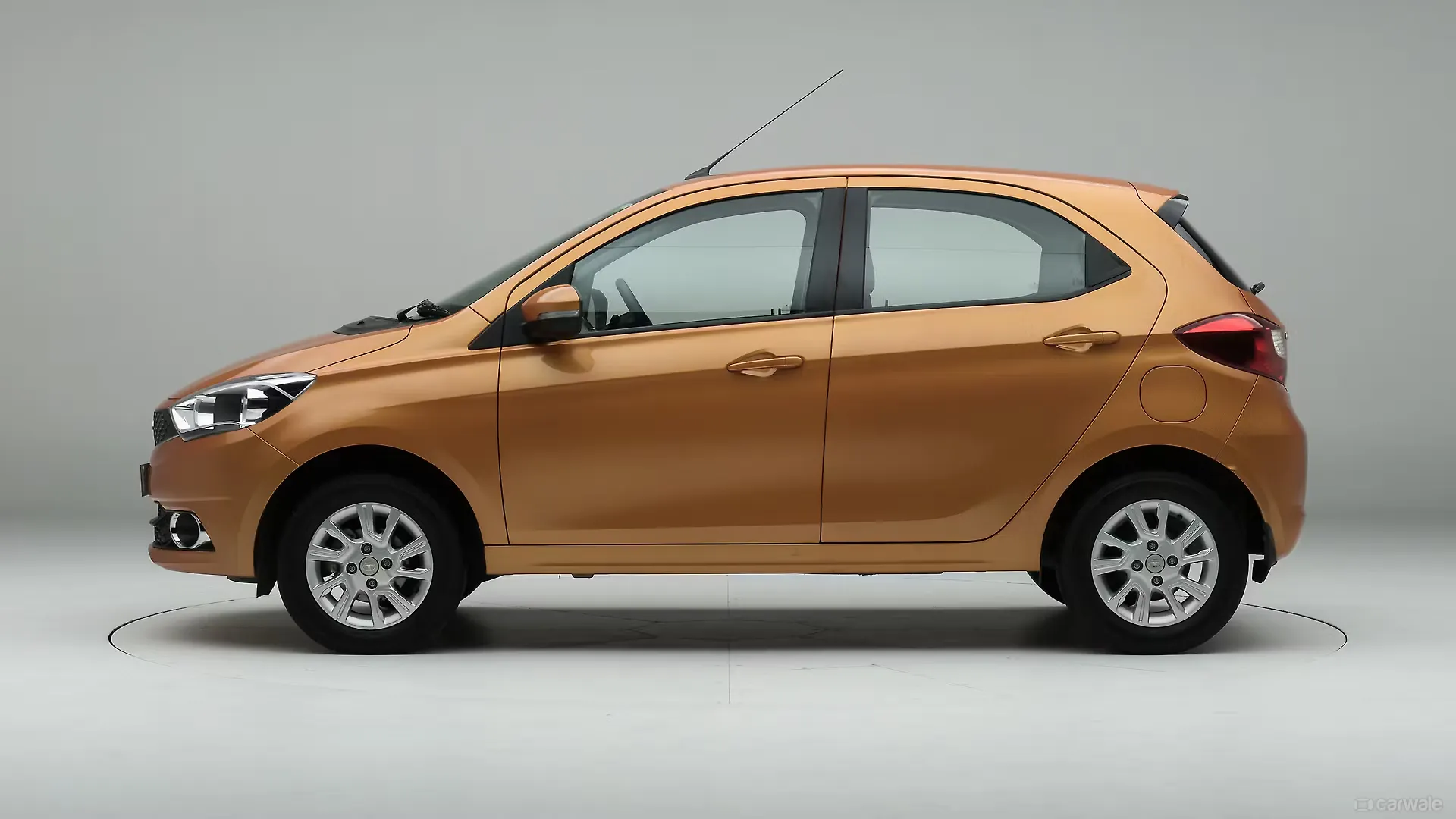 Tiago [2016-2020] Left Side View Image, Tiago [2016-2020] Photos in ...