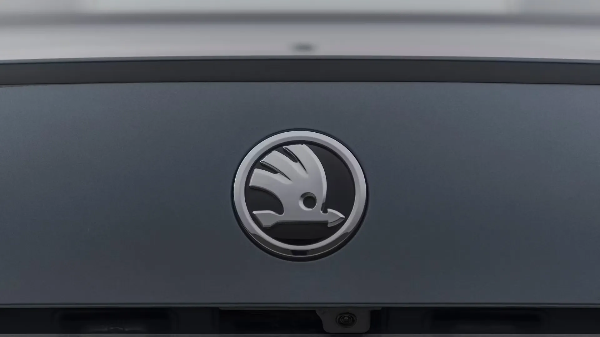 Octavia Logo Image, Octavia Photos in India - CarWale