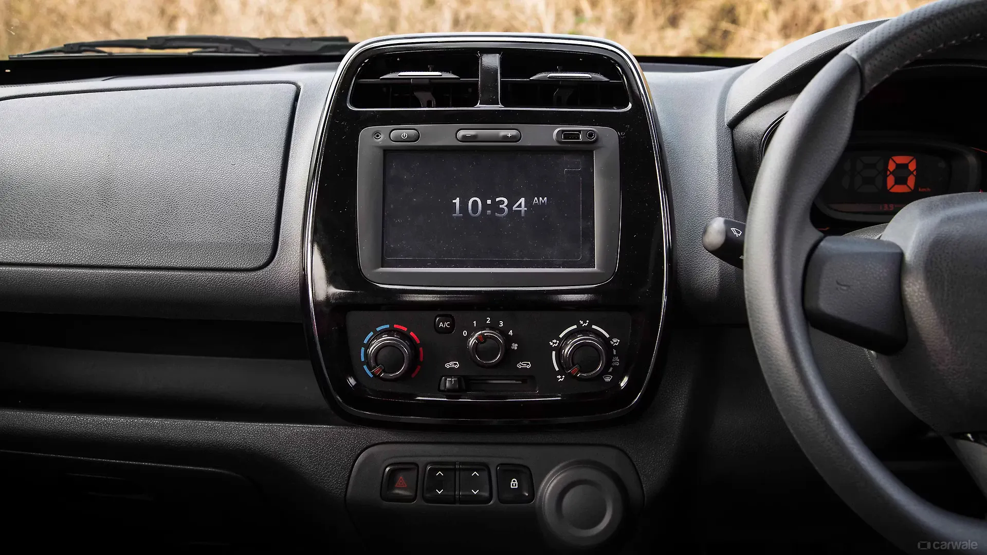 Kwid [2015-2019] Interior Image, Kwid [2015-2019] Photos in India - CarWale