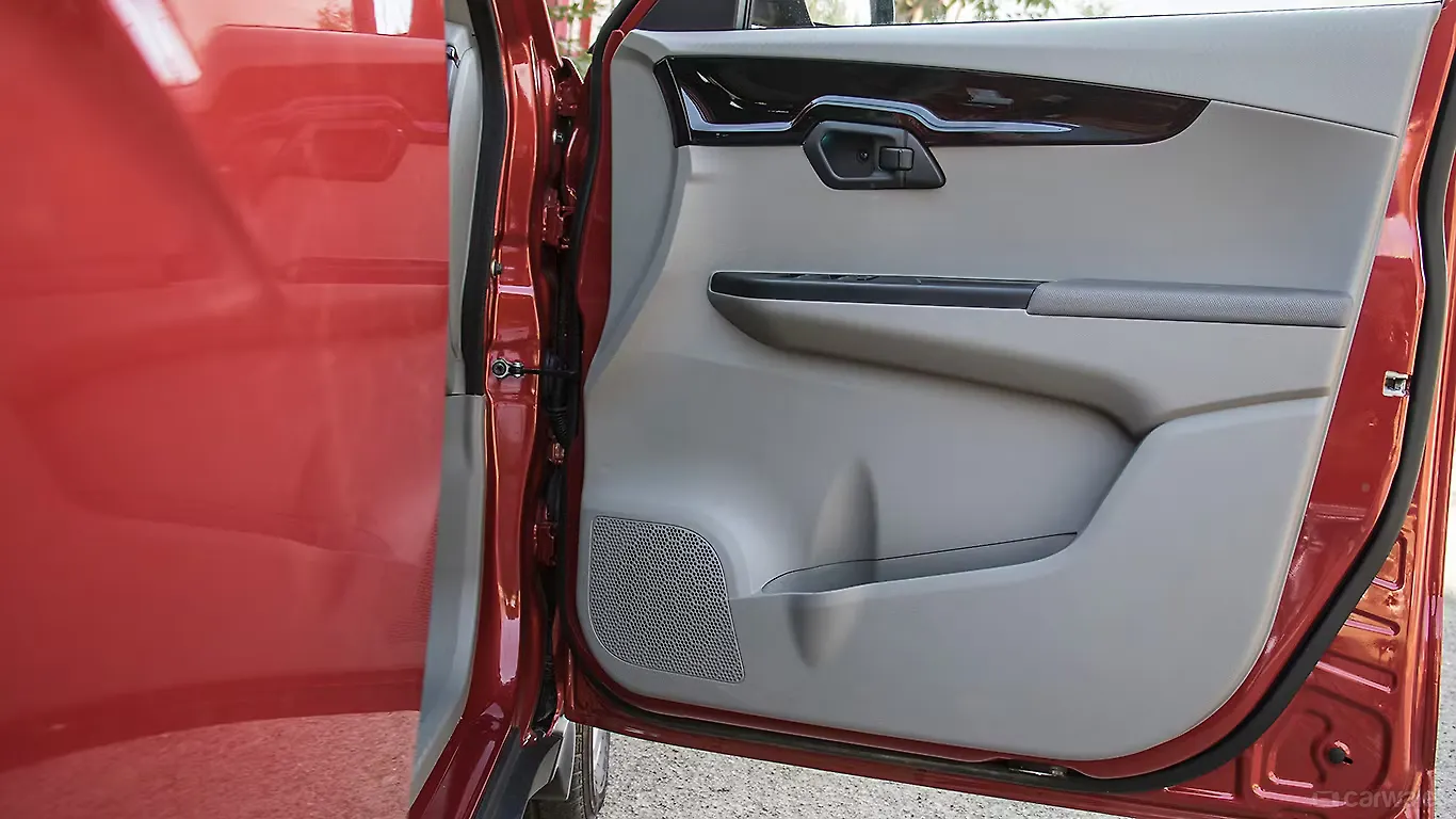 KUV100 [2016-2017] Interior Image, KUV100 [2016-2017] Photos in India ...