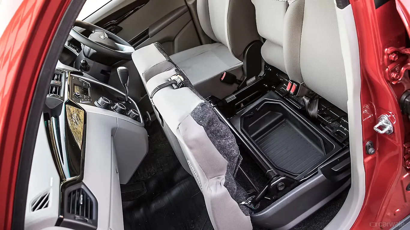 KUV100 [2016-2017] Interior Image, KUV100 [2016-2017] Photos in India ...