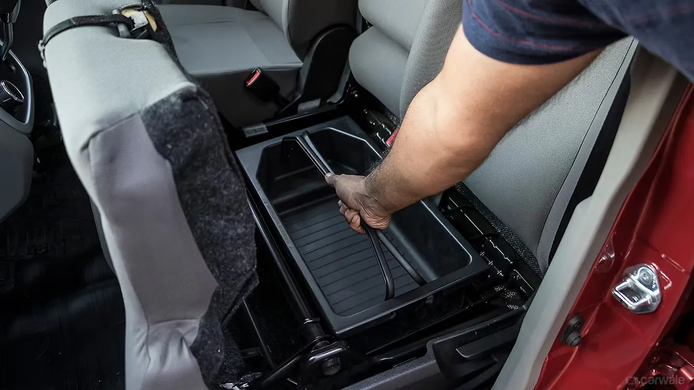 KUV100 [2016-2017] Interior Image, KUV100 [2016-2017] Photos in India ...