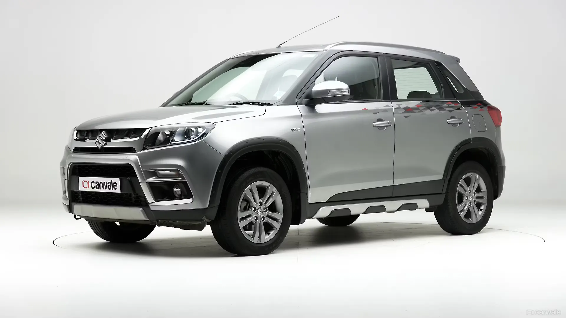 Vitara Brezza Photo, Left Front Three Quarter Image - CarWale