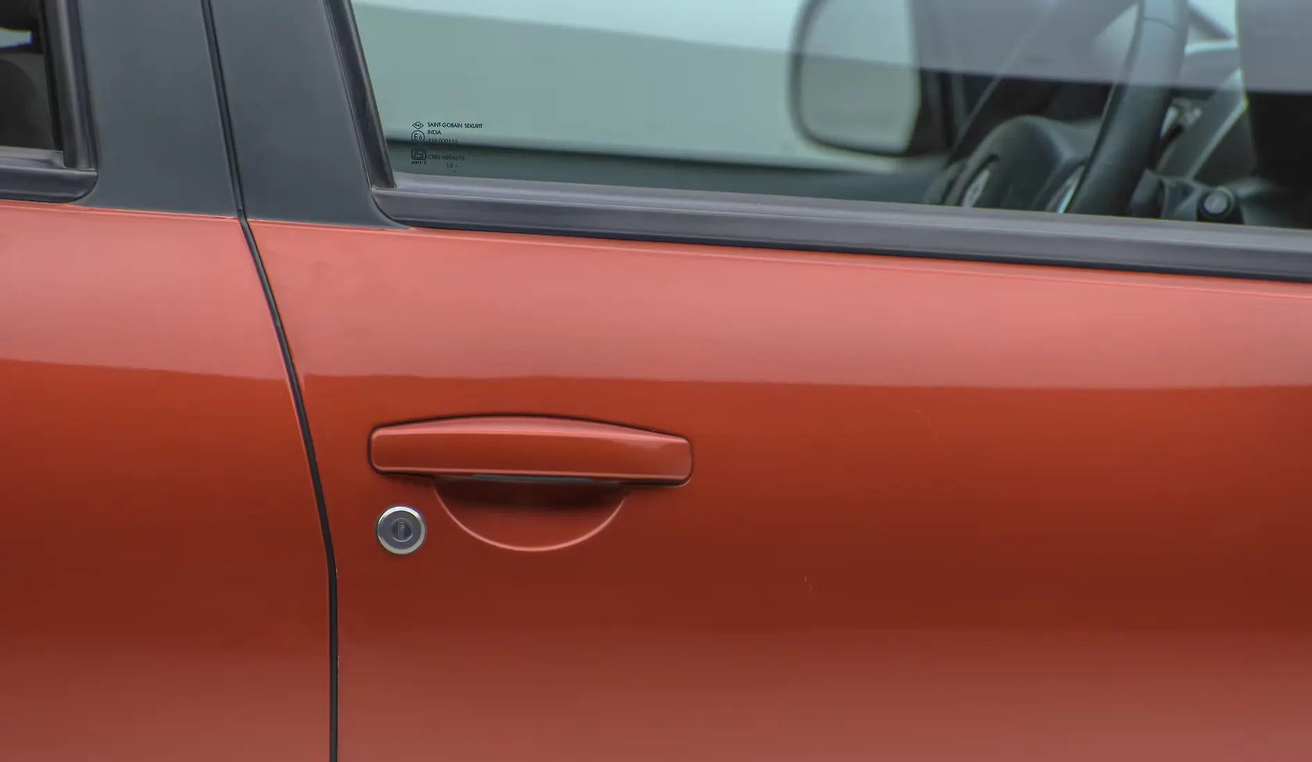 Duster [2016-2019] Door Handles Image, Duster [2016-2019] Photos in ...