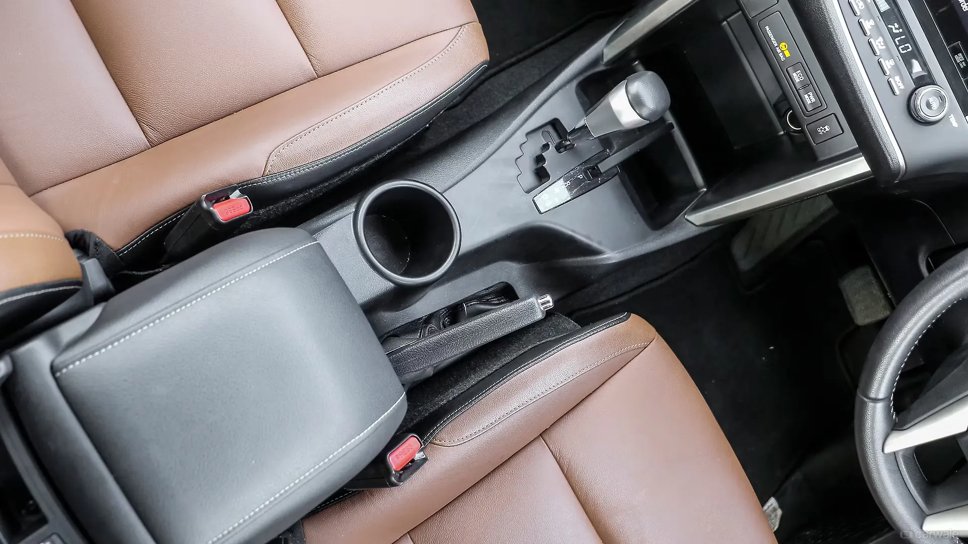 Innova Crysta Interior Image, Innova Crysta Photos in India - CarWale