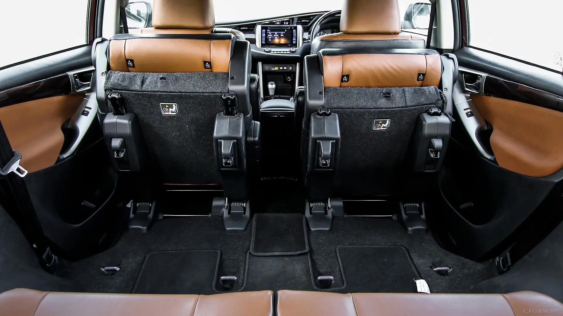 Innova Crysta Interior Image, Innova Crysta Photos in India - CarWale