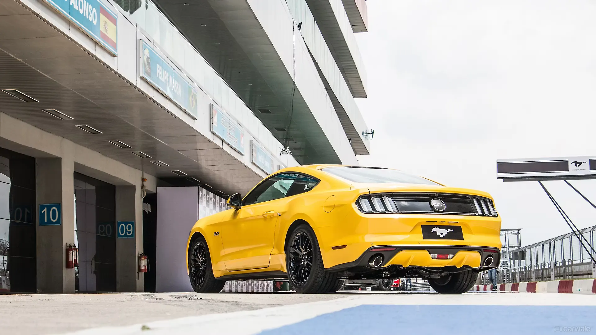 Mustang Rear View Image, Mustang Photos in India - CarWale