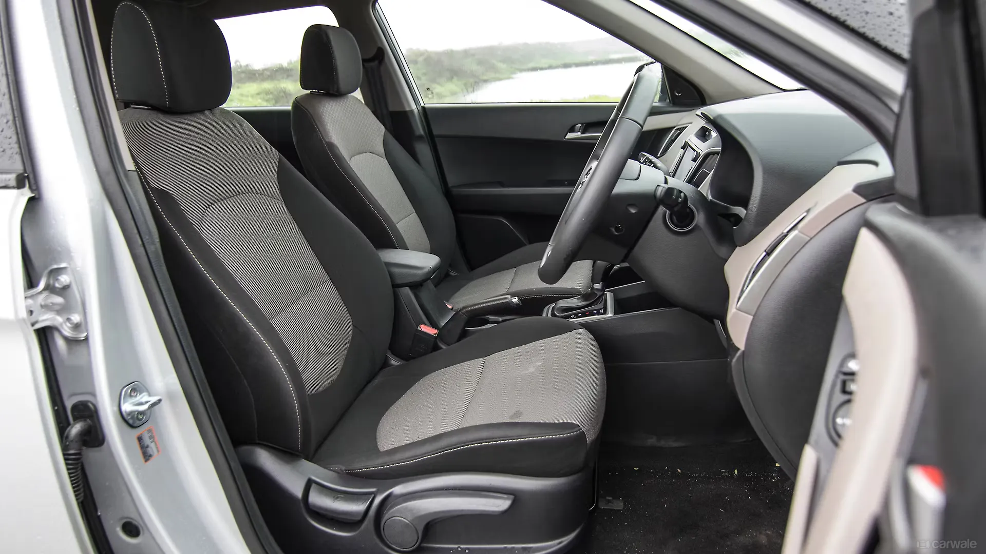 Creta [2015-2017] Rear Seat Space Image, Creta [2015-2017] Photos in ...