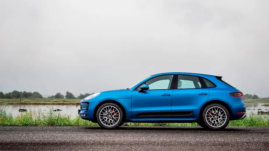 Macan [2014-2019] Left Side View Image, Macan [2014-2019] Photos in ...