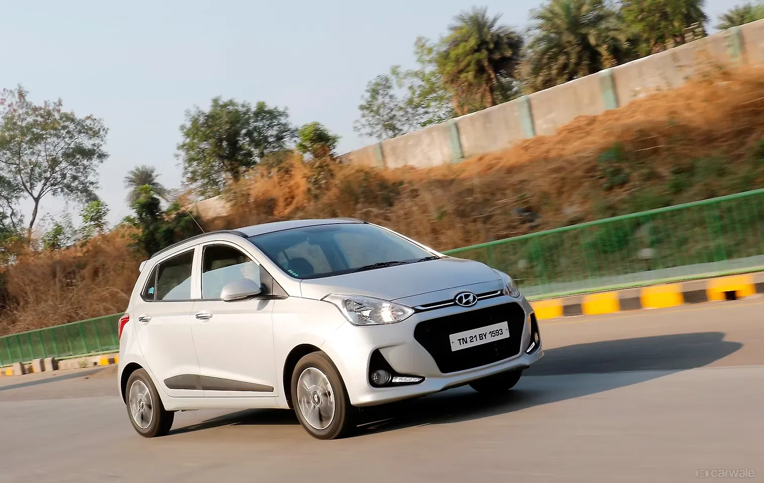 Grand i10 Exterior Image, Grand i10 Photos in India - CarWale