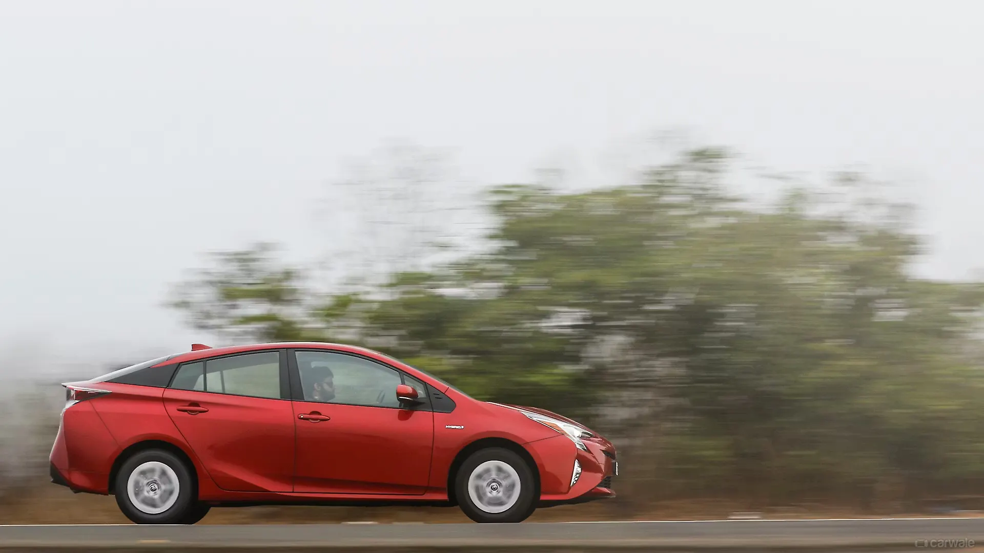 Prius Driving Image, Prius Photos in India - CarWale