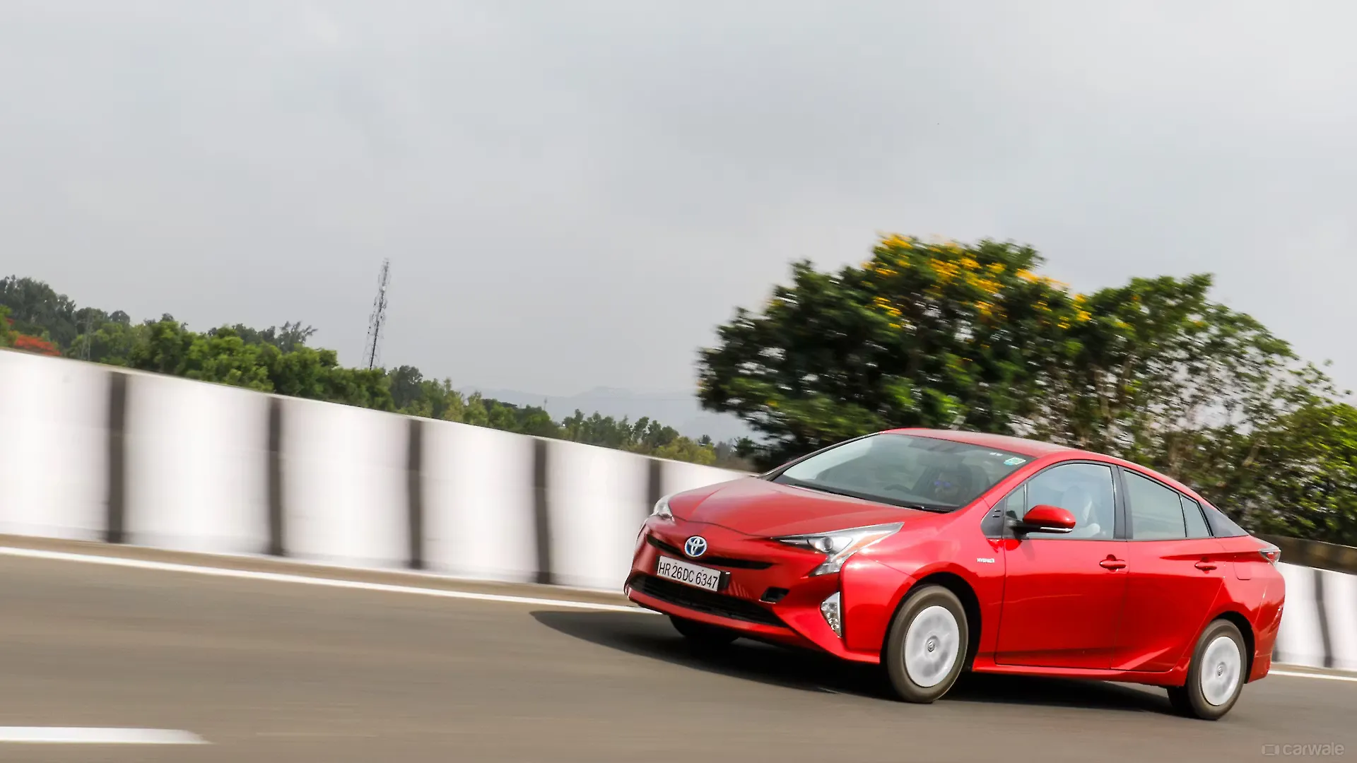 Prius Driving Image, Prius Photos in India - CarWale
