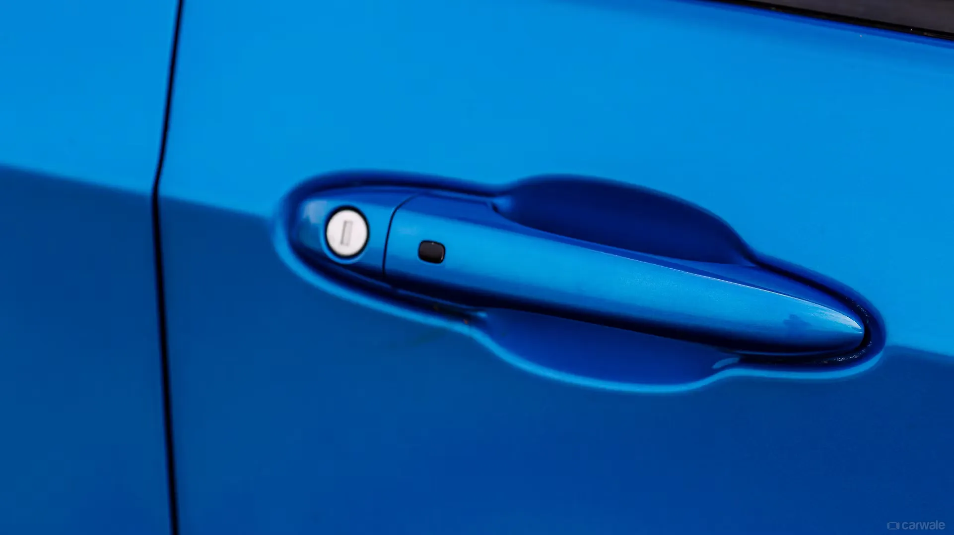 Compass Door Image, Compass Photos in India - CarWale