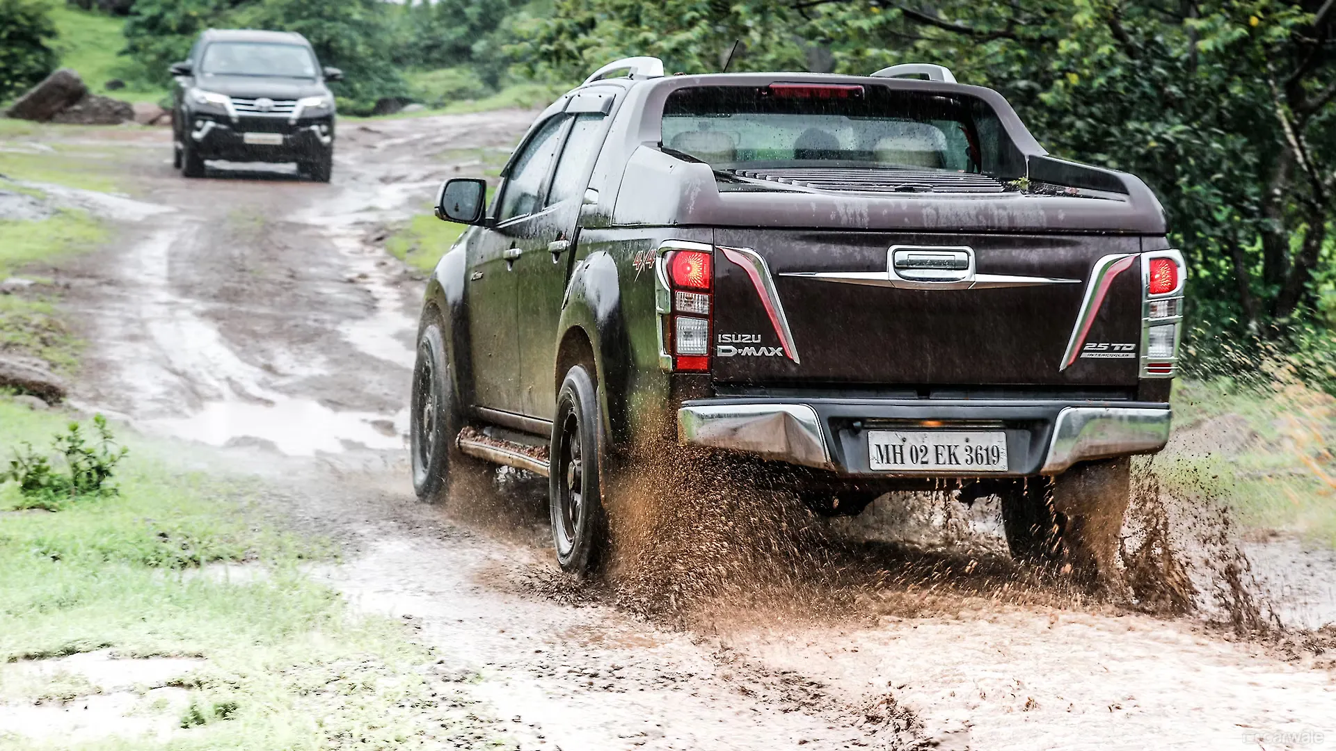 D-Max V-Cross [2016-2018] Rear View Image, D-Max V-Cross [2016-2018 ...