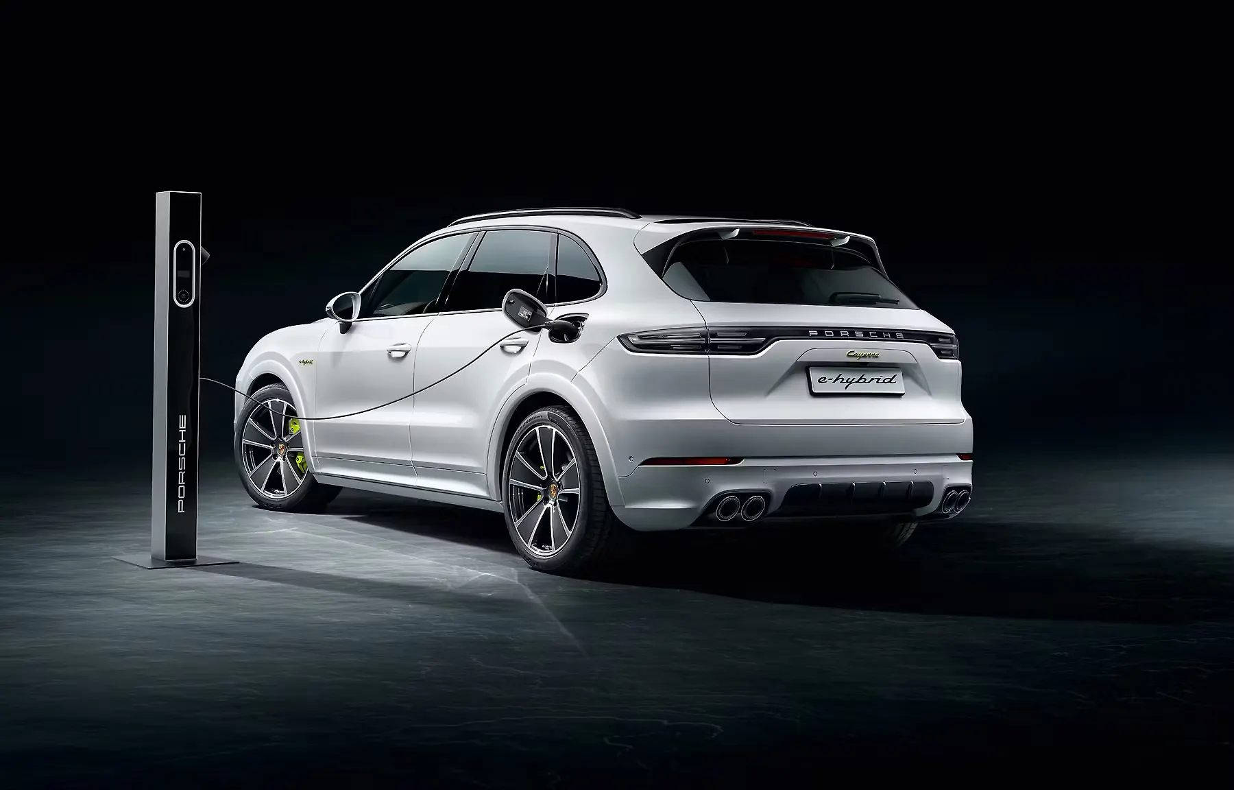 Cayenne Rear View Image, Cayenne Photos in India - CarWale