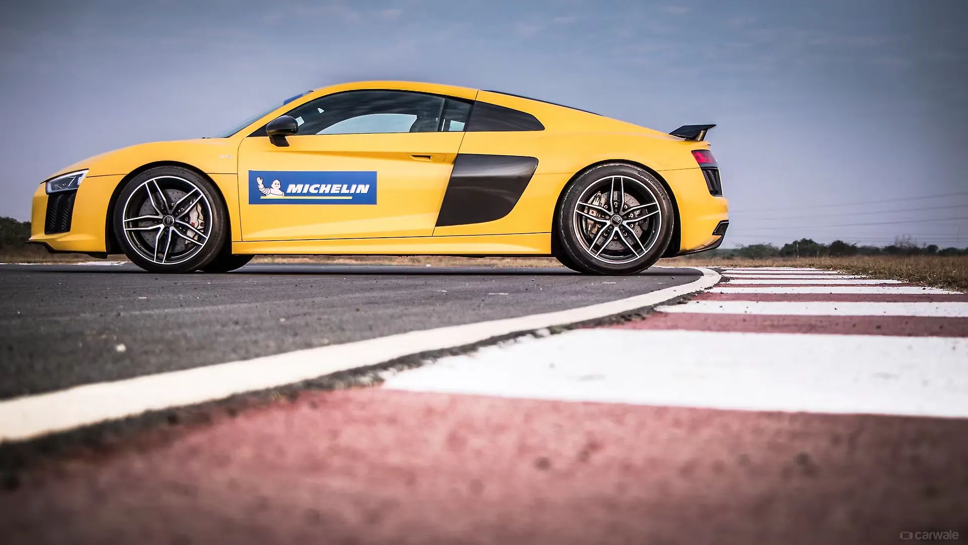 R8 Exterior Image, R8 Photos in India - CarWale