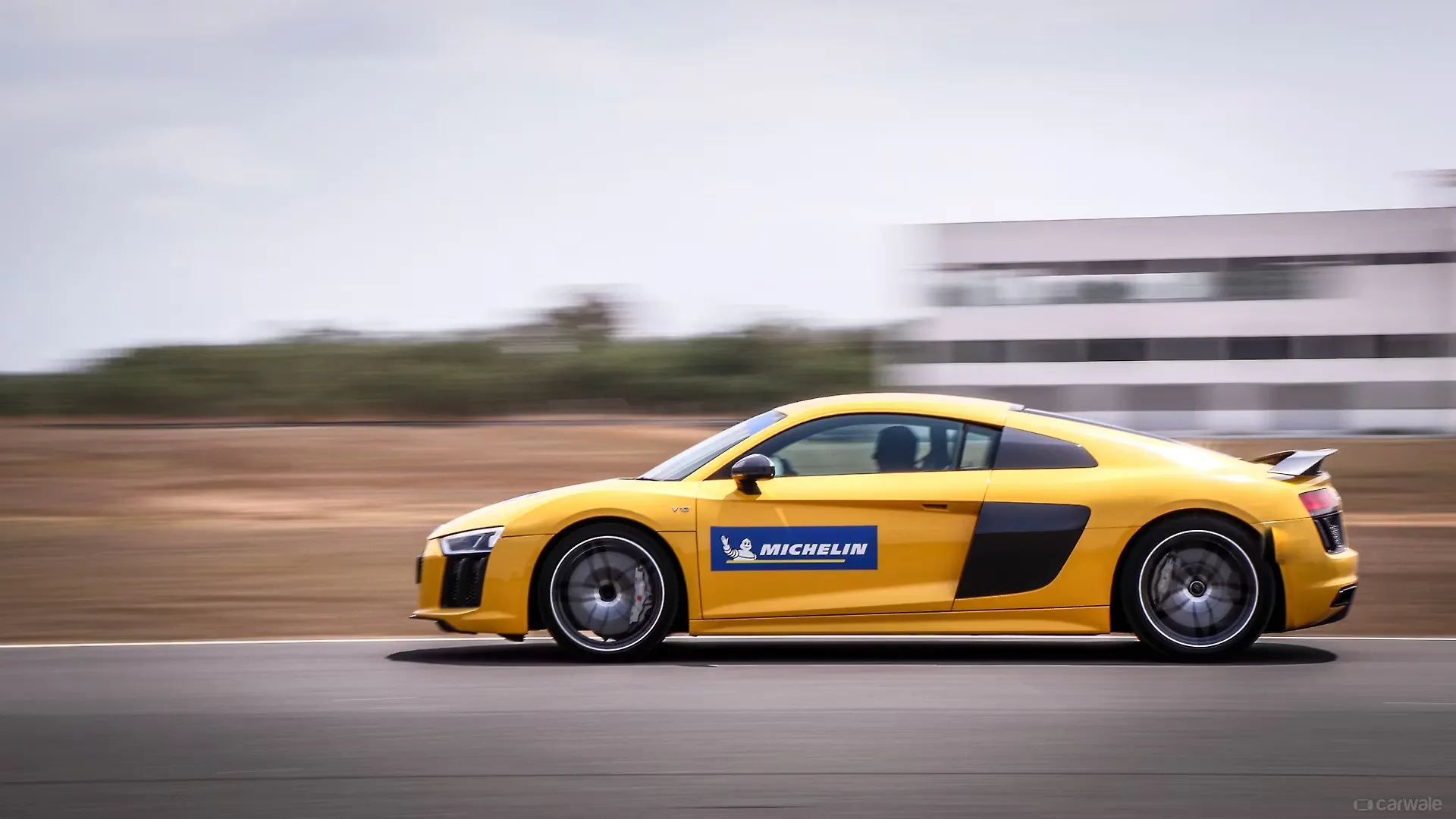 R8 Exterior Image, R8 Photos in India - CarWale