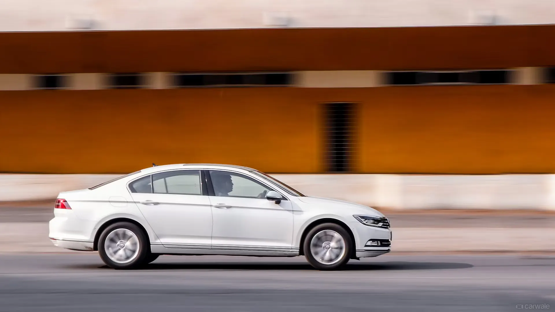 Passat Exterior Image, Passat Photos in India - CarWale