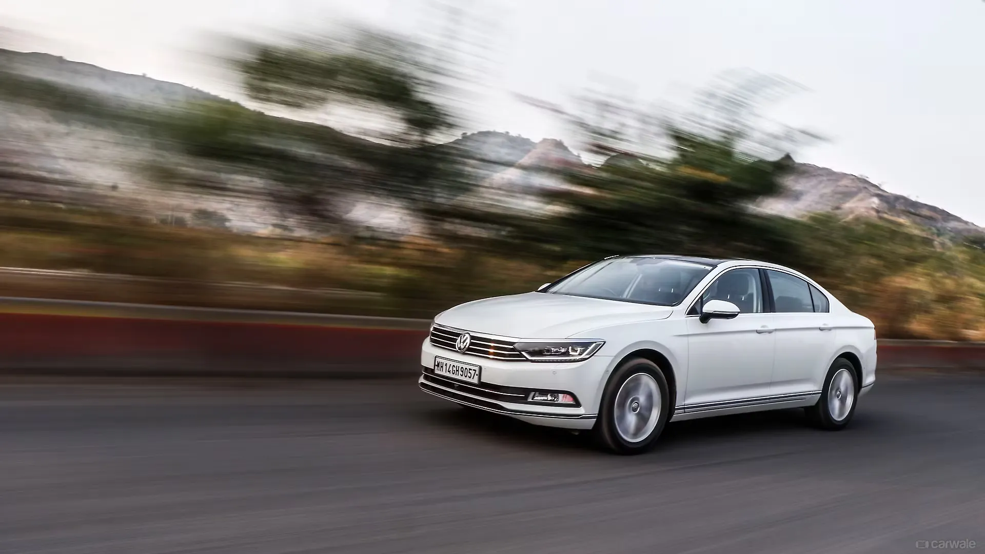 Passat Exterior Image, Passat Photos in India - CarWale
