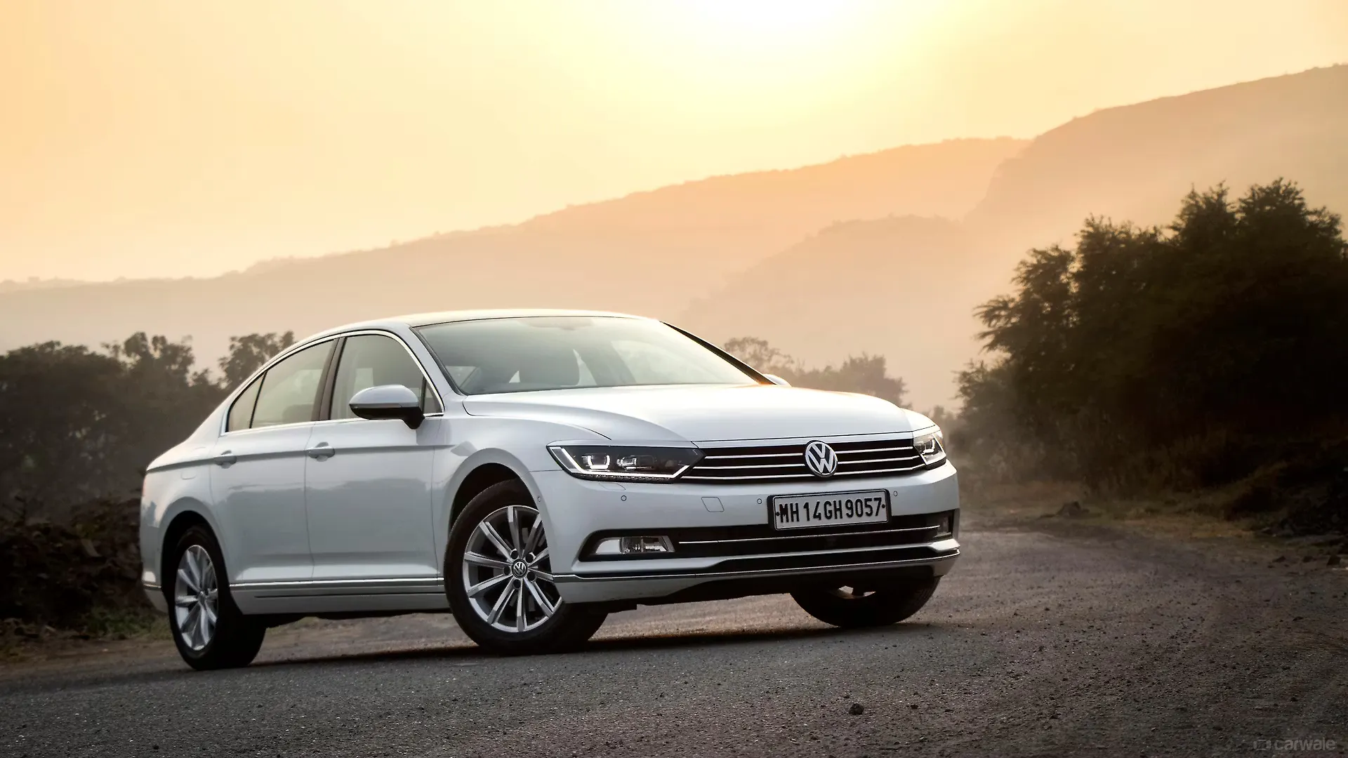 Passat Exterior Image, Passat Photos in India - CarWale