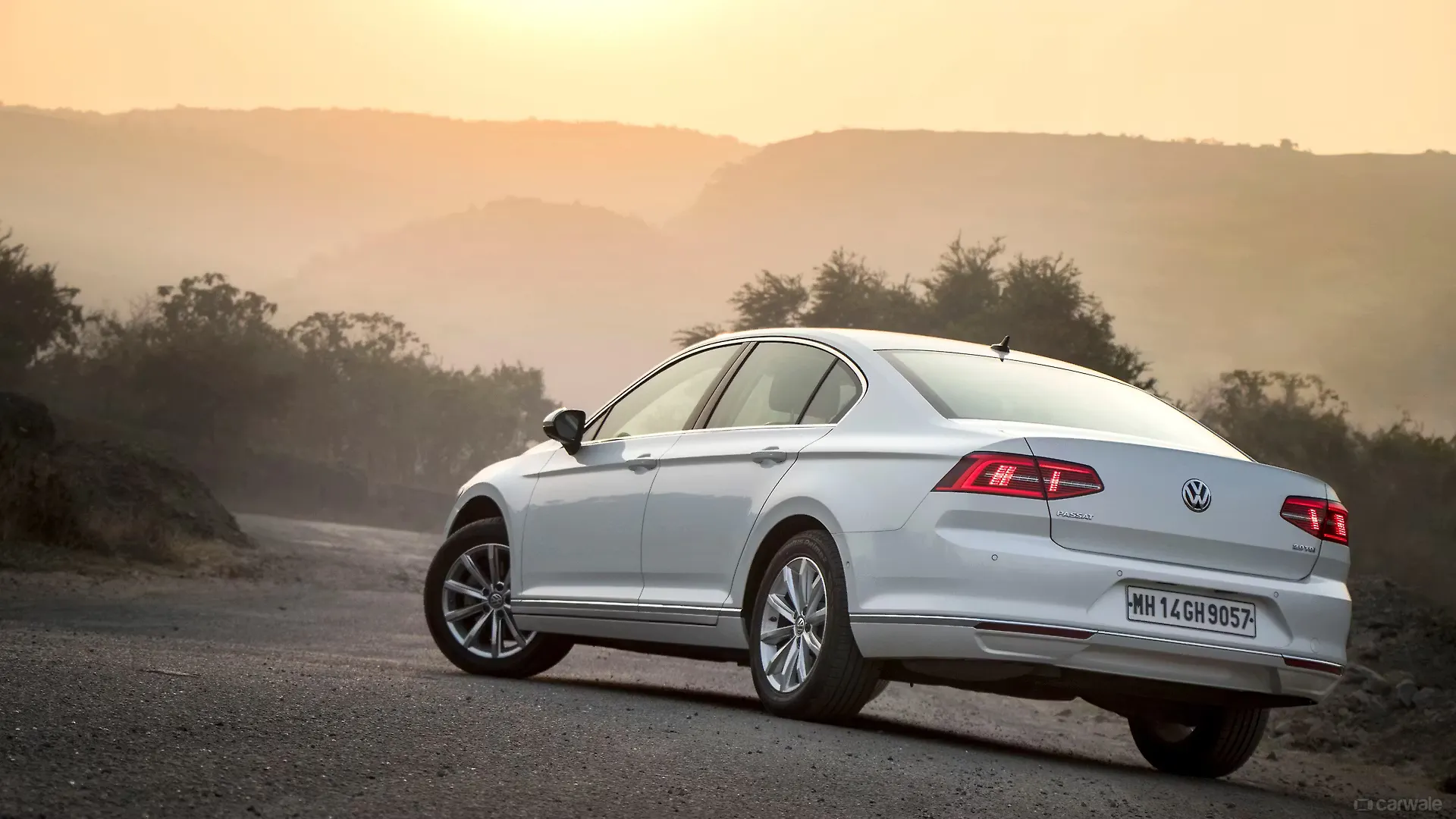 Passat Exterior Image, Passat Photos in India - CarWale