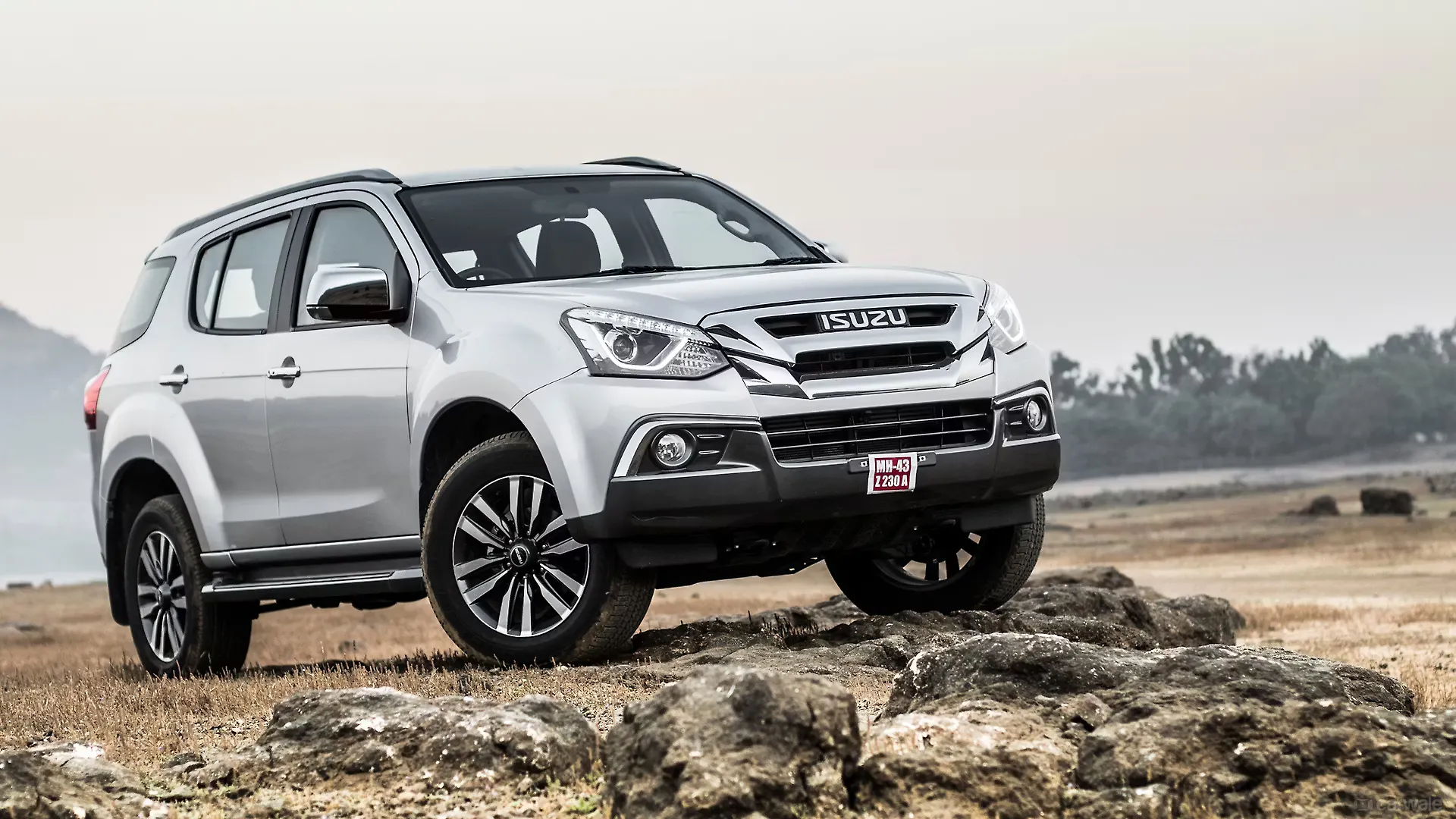 MU-X Exterior Image, MU-X Photos in India - CarWale