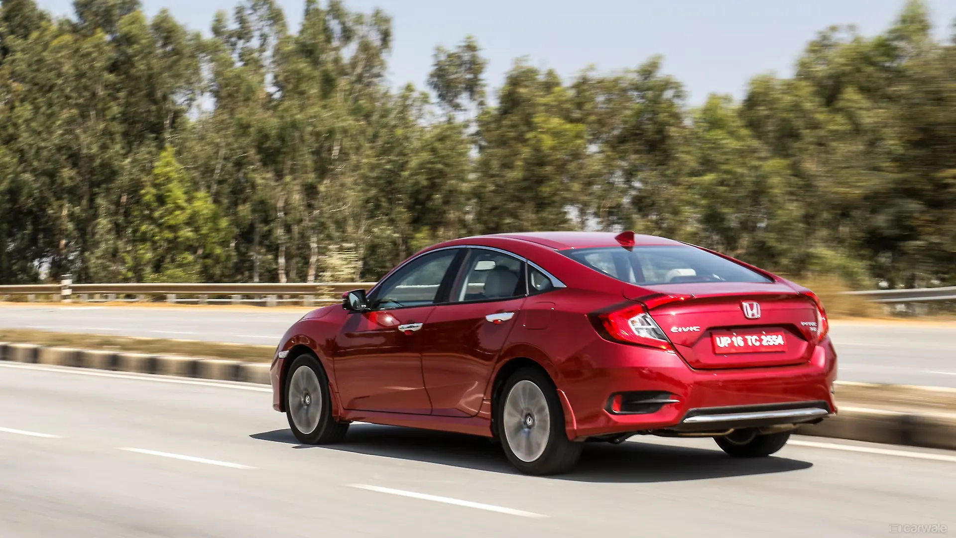 Civic Exterior Image, Civic Photos in India - CarWale