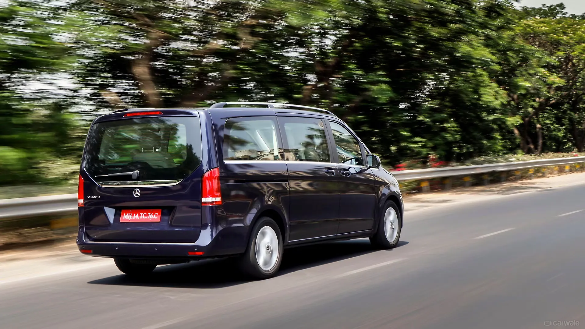 V-Class Exterior Image, V-Class Photos in India - CarWale