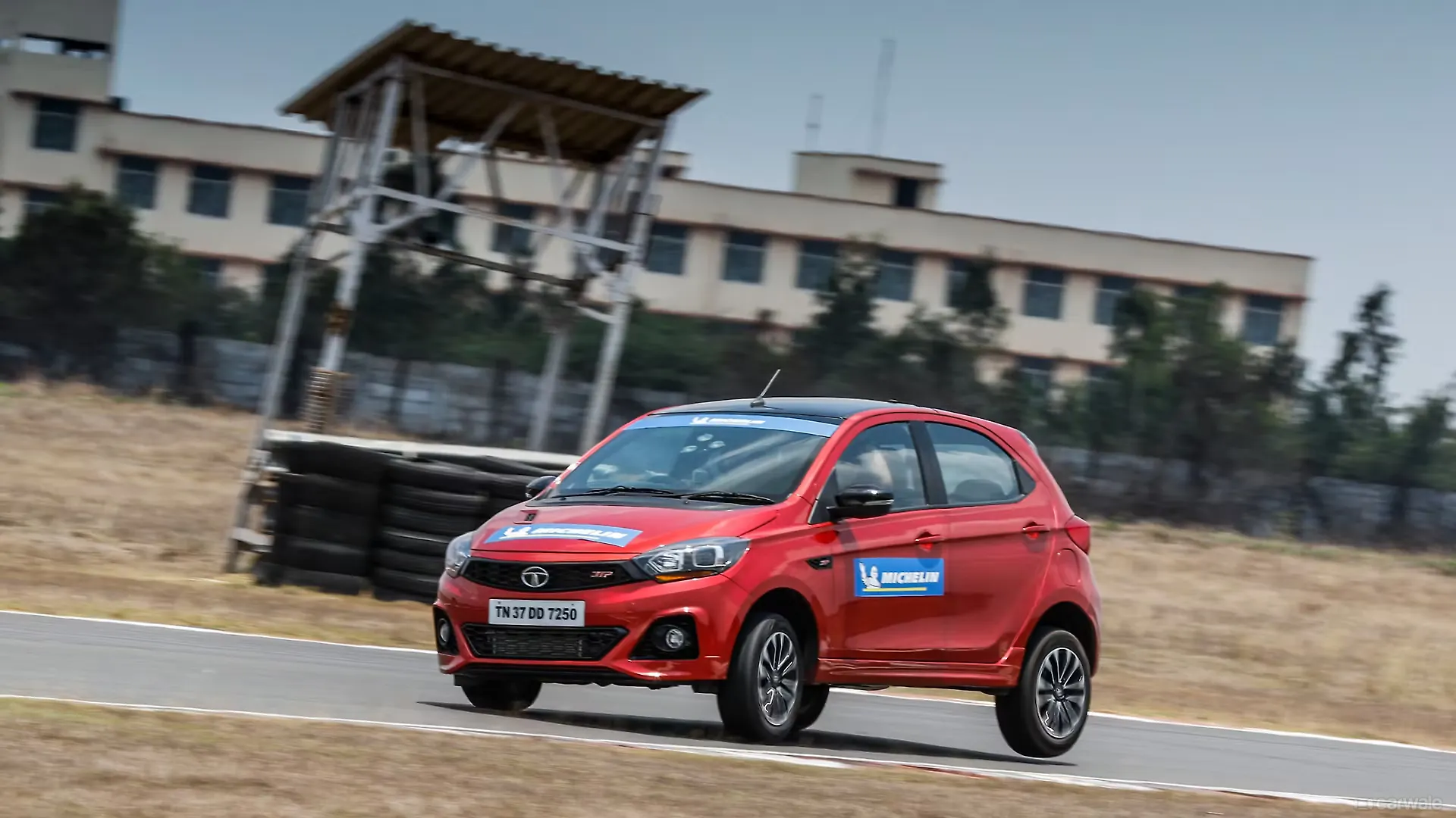 Tiago JTP Exterior Image, Tiago JTP Photos in India - CarWale