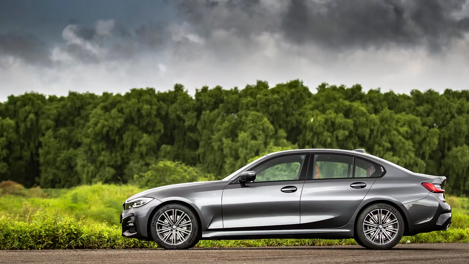 3 Series Exterior Image, 3 Series Photos in India - CarWale