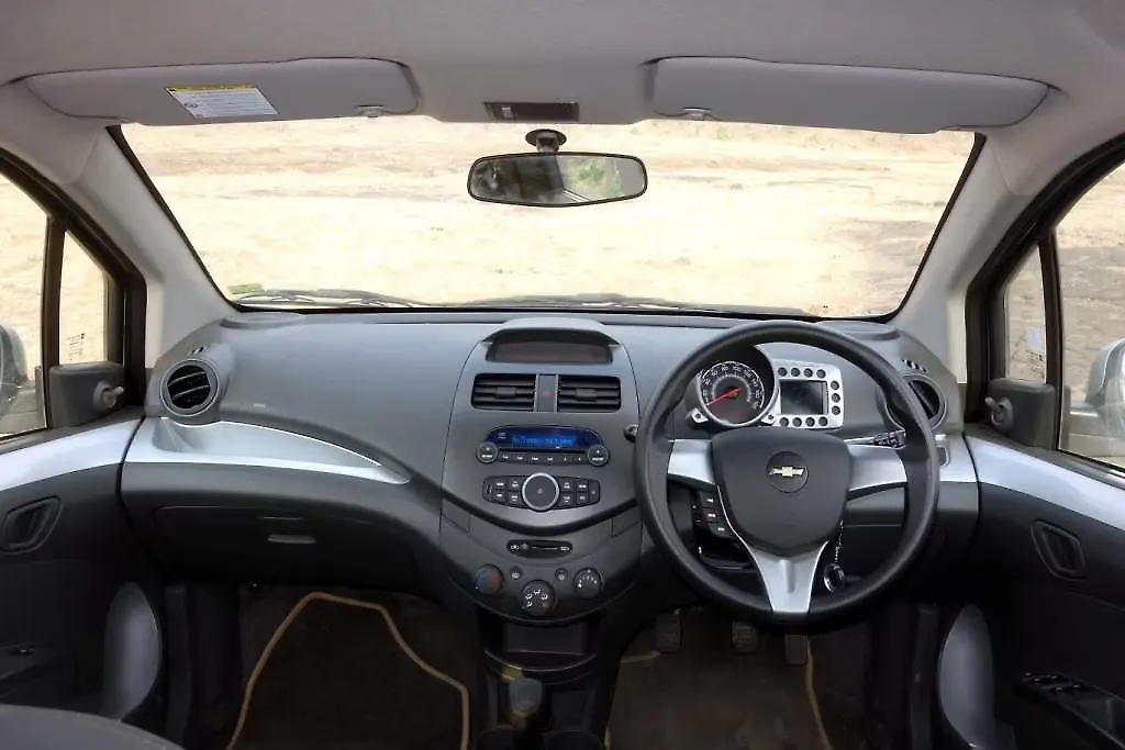 Beat [2014-2016] Interior Image, Beat [2014-2016] Photos in India - CarWale