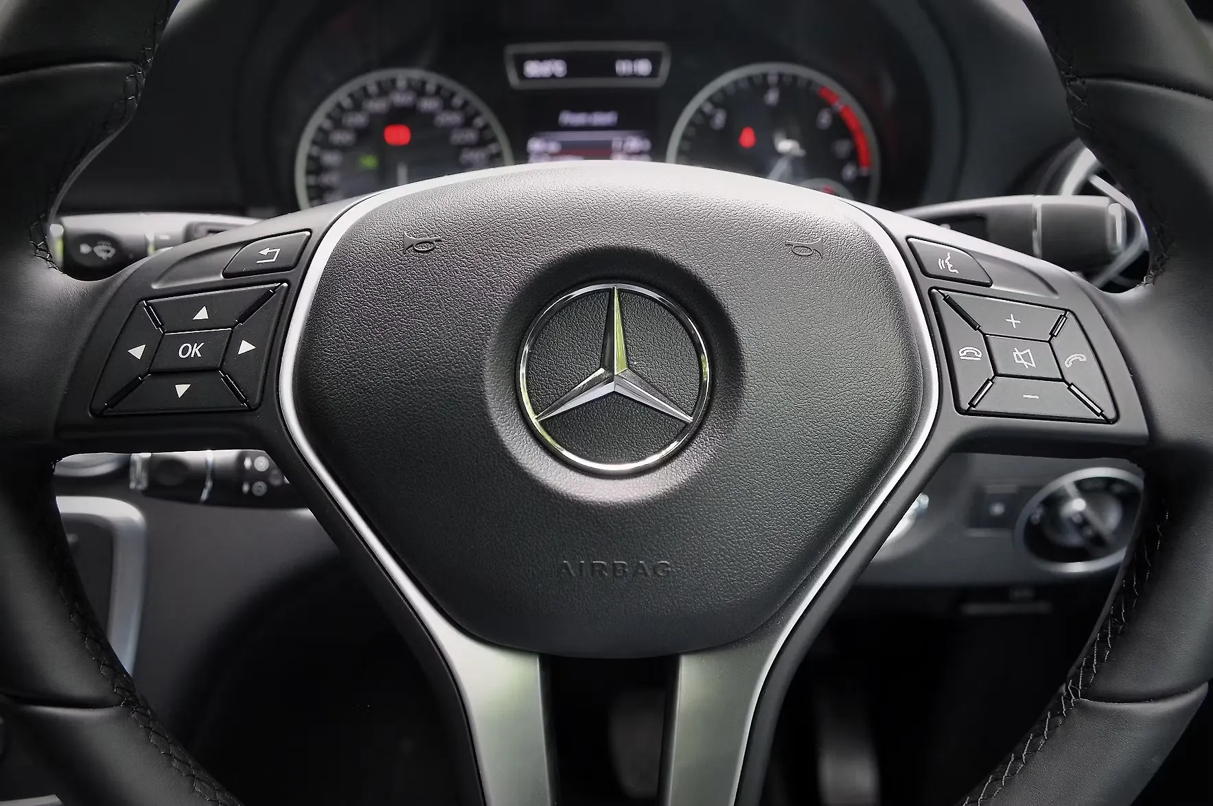 A-Class [2013-2015] Steering Mounted Audio Controls Image, A-Class ...