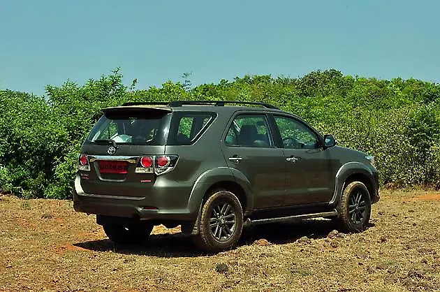 Fortuner [2012-2016] Rear View Image, Fortuner [2012-2016] Photos in ...