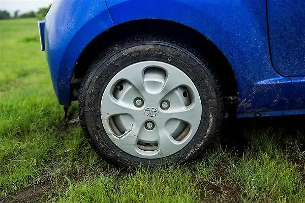 Nano Wheels-Tyres Image, Nano Photos in India - CarWale