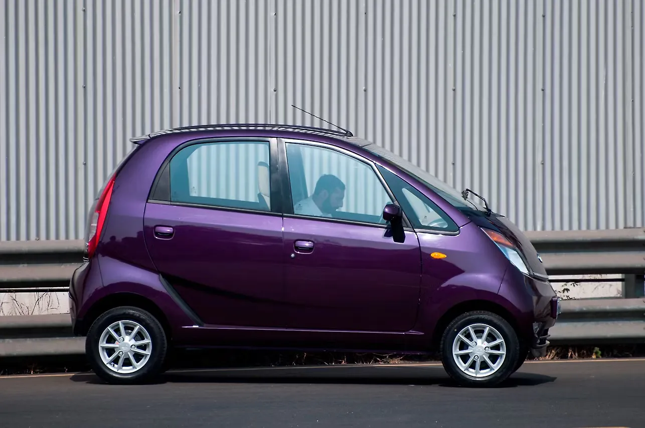 Nano Right Side Image, Nano Photos in India - CarWale