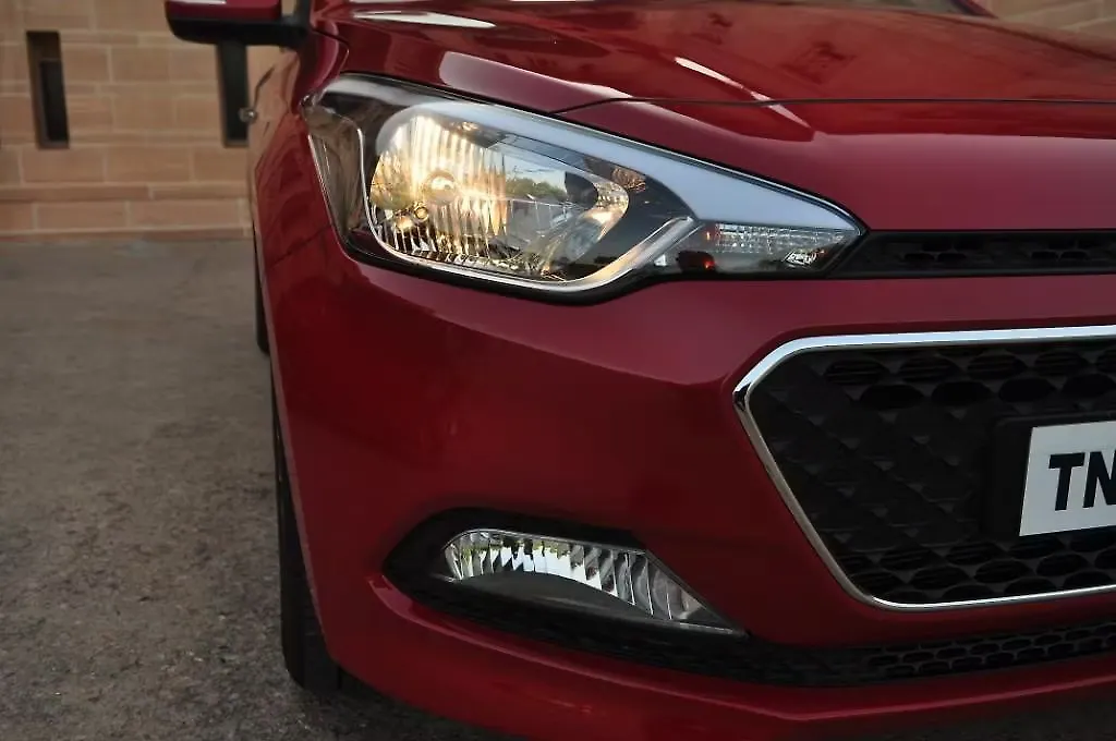 Elite i20 [2014-2015] Front View Image, Elite i20 [2014-2015] Photos in ...