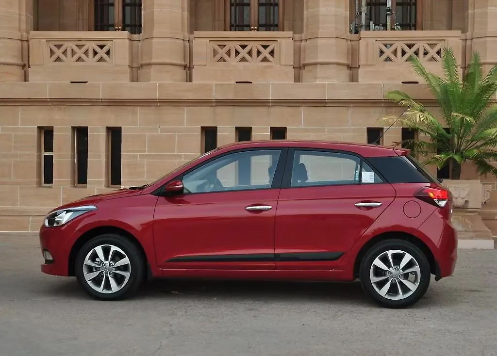 Elite i20 [2014-2015] Left Side View Image, Elite i20 [2014-2015 ...