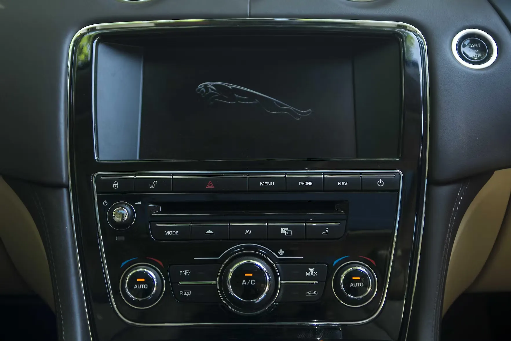 XJ L [2014-2016] Dashboard Image, XJ L [2014-2016] Photos in India ...