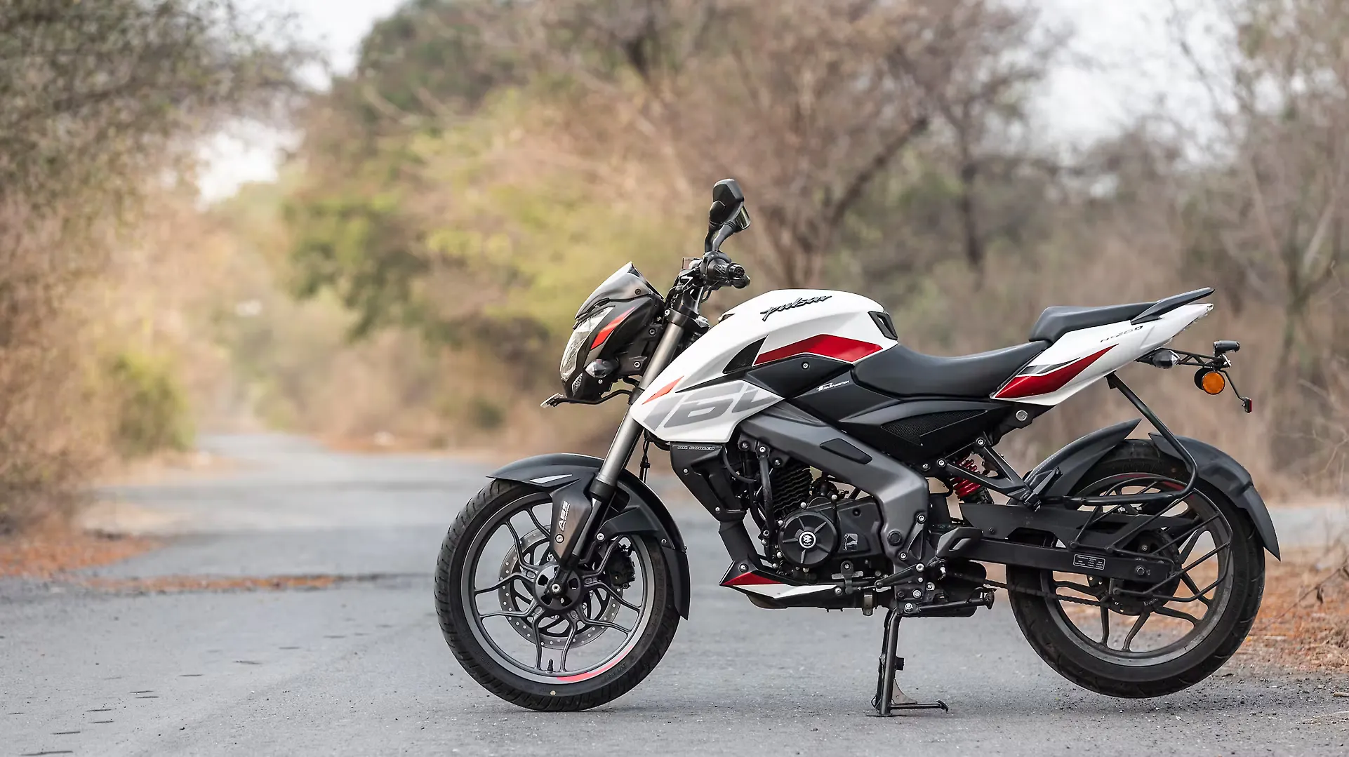 Bajaj Pulsar Price, 2023 Pulsar Models, Images, Colours, Mileage ...