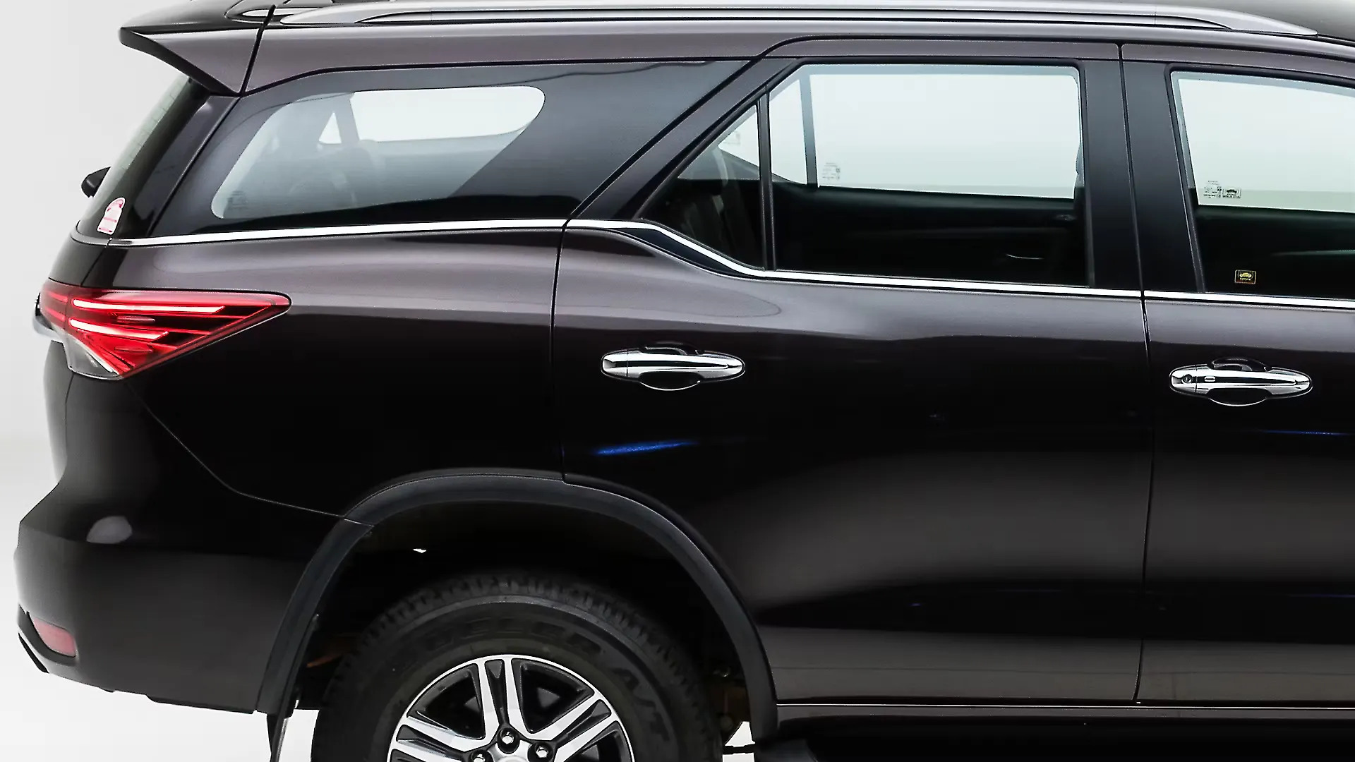 Fortuner [2016-2021] Rear Door Image, Fortuner [2016-2021] Photos in ...