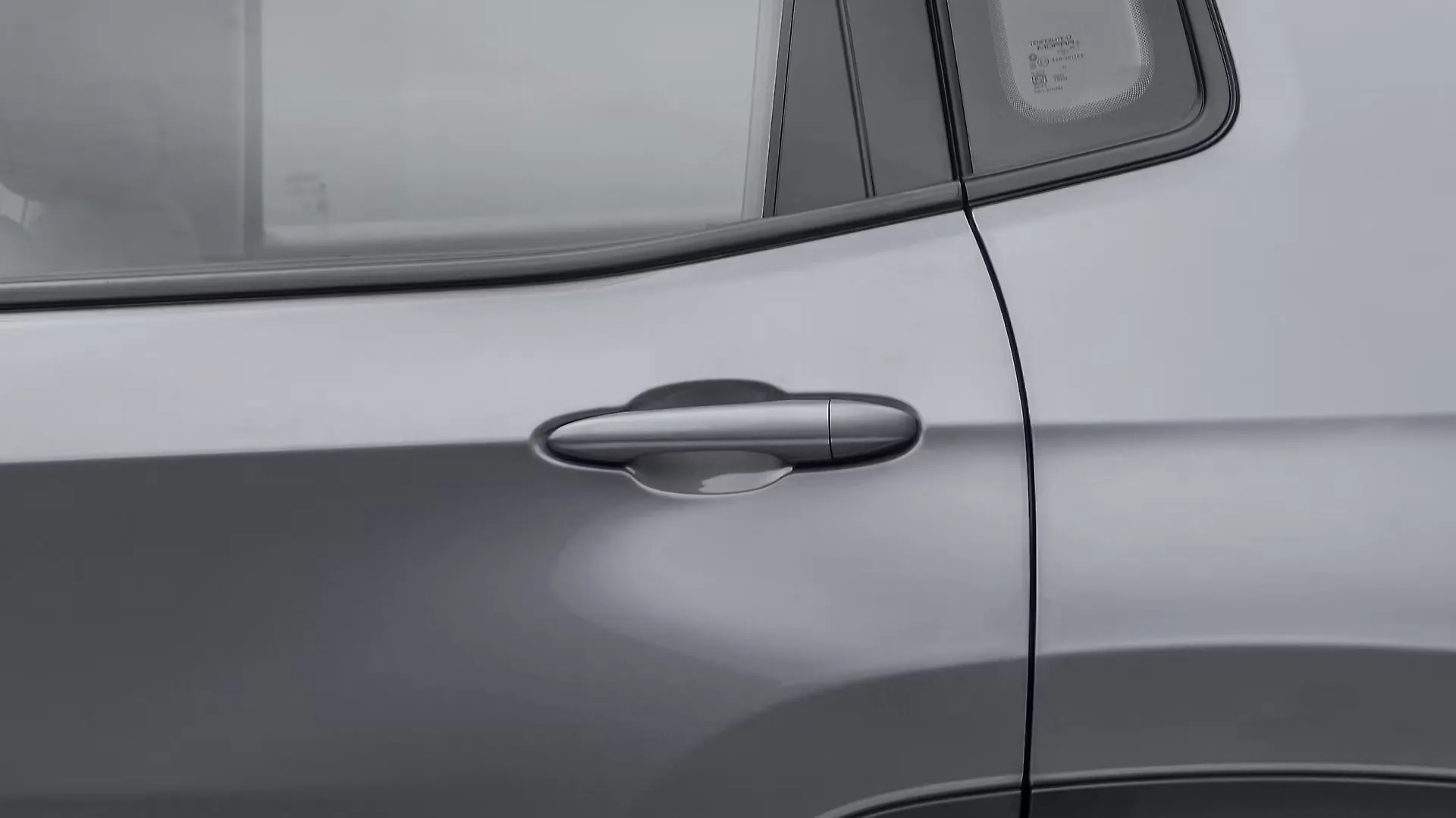 Compass Rear Door Handle Image, Compass Photos in India - CarWale