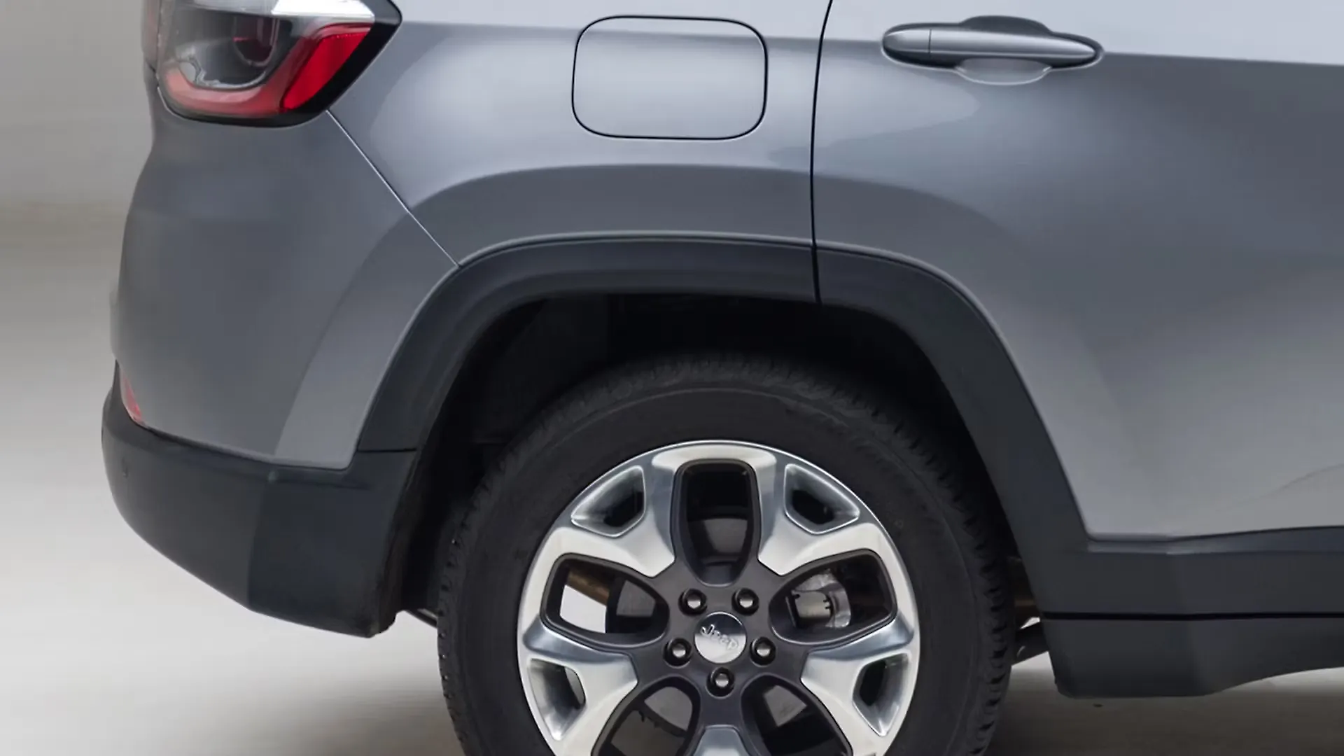 Compass Rear Fender Image, Compass Photos in India - CarWale