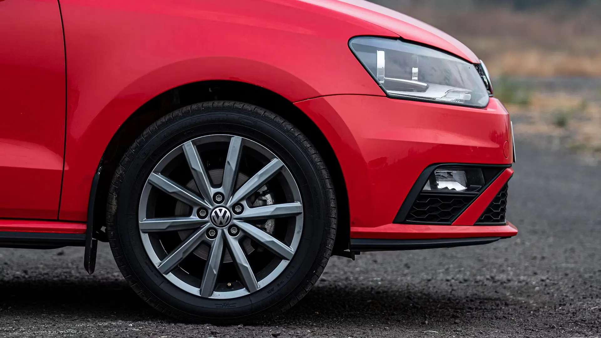 Polo Wheel Image, Polo Photos in India - CarWale