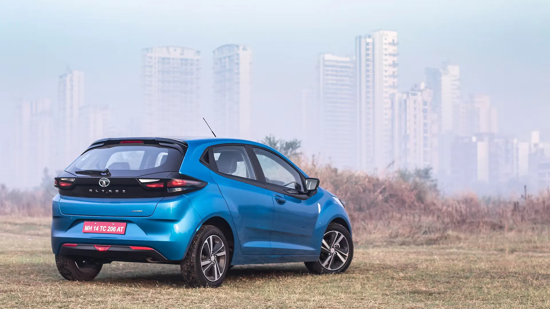 Altroz Right Rear Three Quarter Image, Altroz Photos in India - CarWale