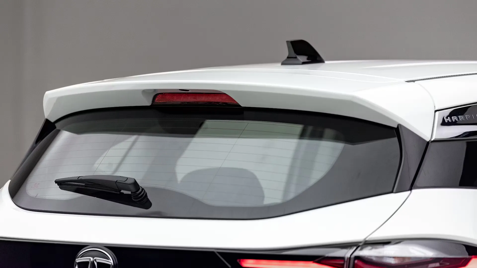 Harrier Rear Spoiler Image, Harrier Photos in India - CarWale